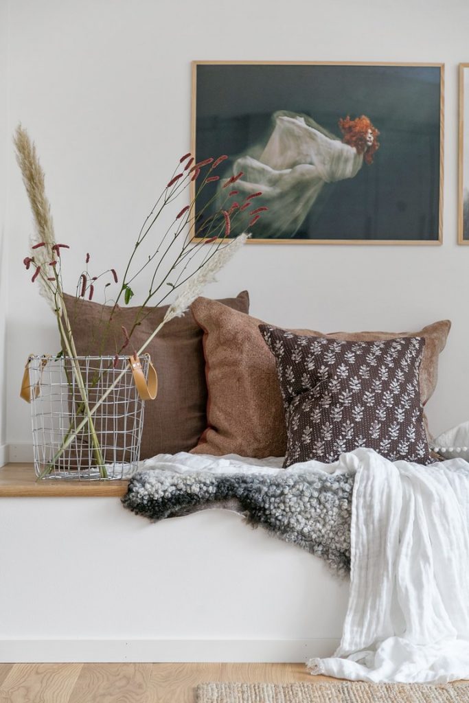 Un studio au look bohème et épuré