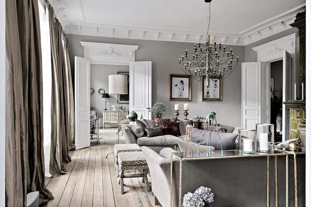 Design classique et contemporain dans un appartement