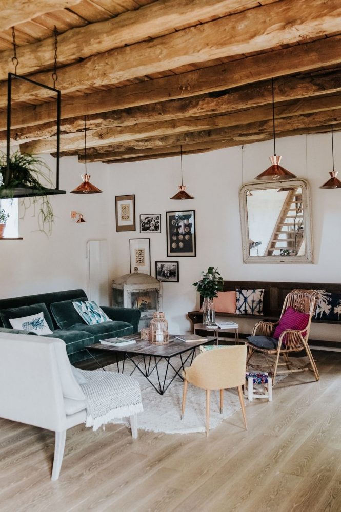 La rénovation d'une ancienne ferme à la décoration rustique chic