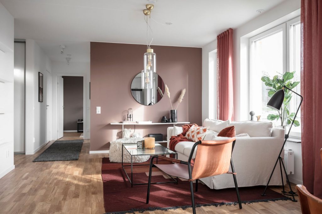 Oser un design rose dans un appartement familial