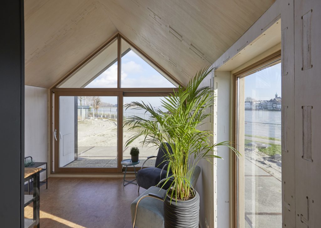 Cette mini maison modulaire de 40m2 durable et passive est proposée ...