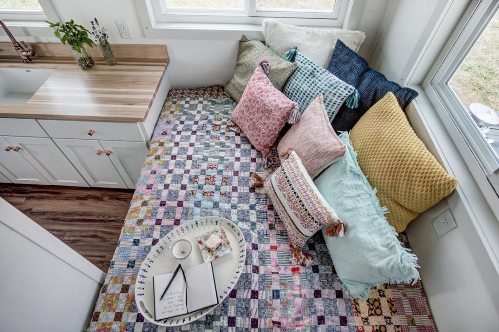 Cette tiny house à la décoration bohème fait moins de 10m2