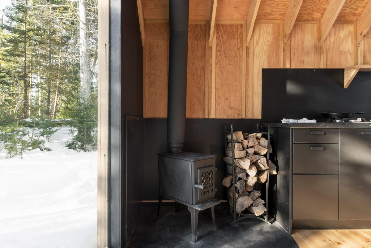 Cette mini cabane design de 13m2 est inspirée par les maisons A Frame