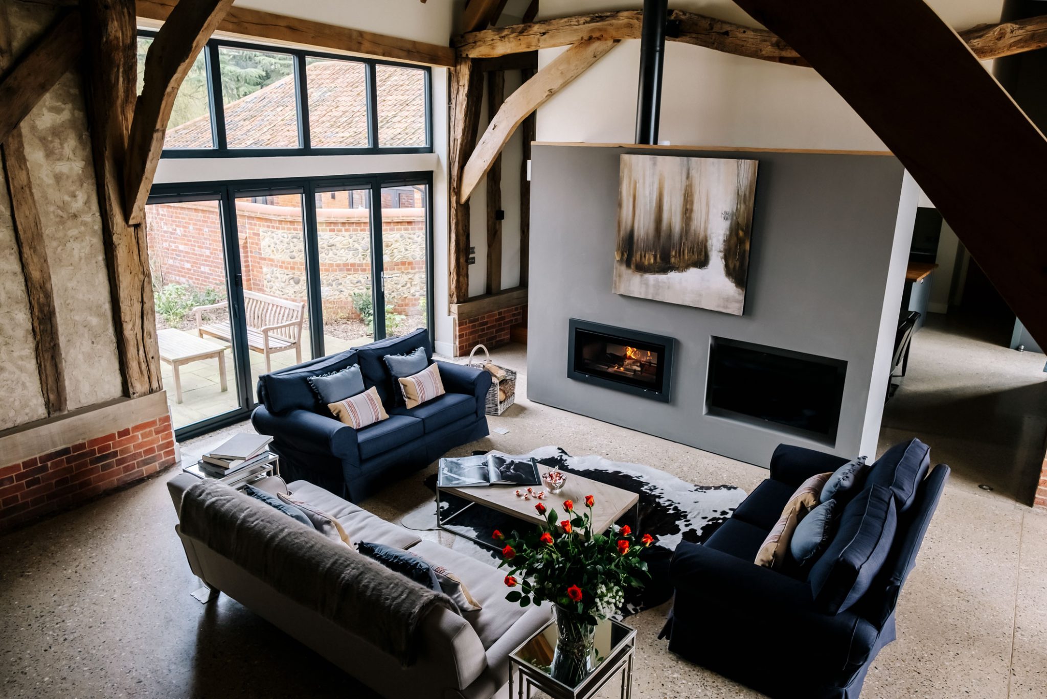 Cette grange rénovée allie le charme de l'ancien et la modernité