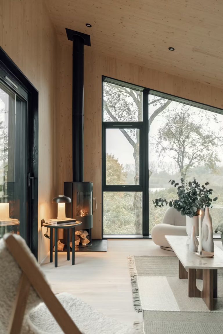 Une maison en bois minimaliste par Koto Design dans les Cotswolds