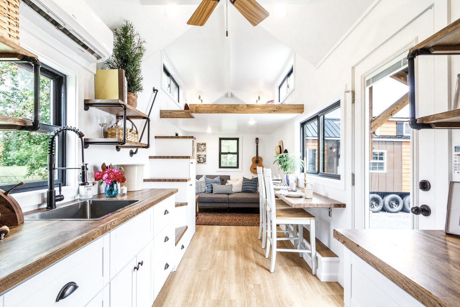 Une tiny house de 26m2 au look de mini maison rustique