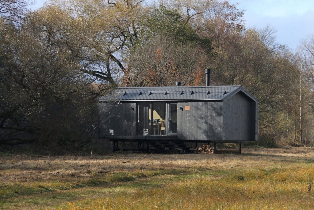 Cette Petite Maison De 27m2 Préfabriquée Est Installée En Une Journée