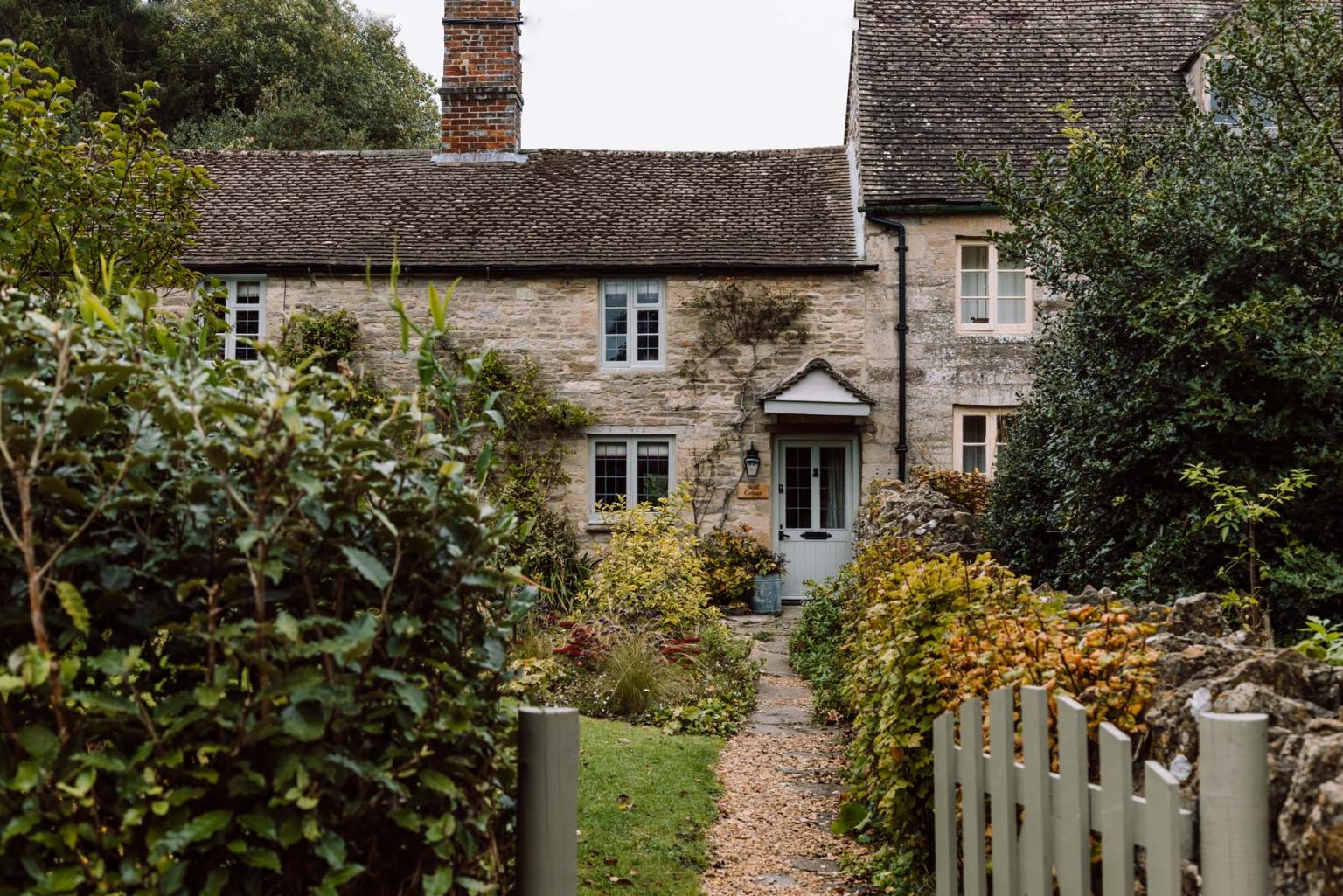 Un cottage authentique en pierres dans la campagne anglaise