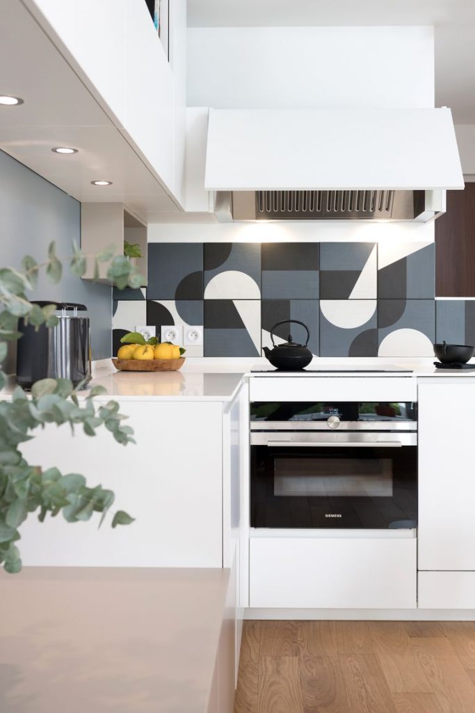 Un studio design de 50m2 aménagé comme un deux-pièces ouvert