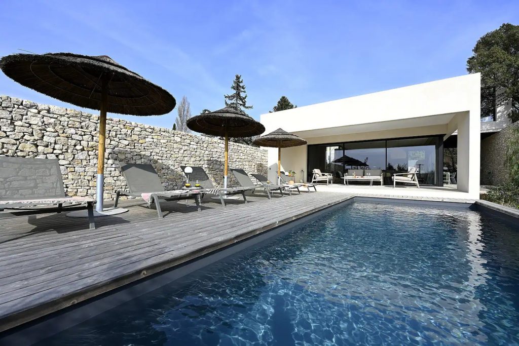 Une maison contemporaine provençale à la décoration design