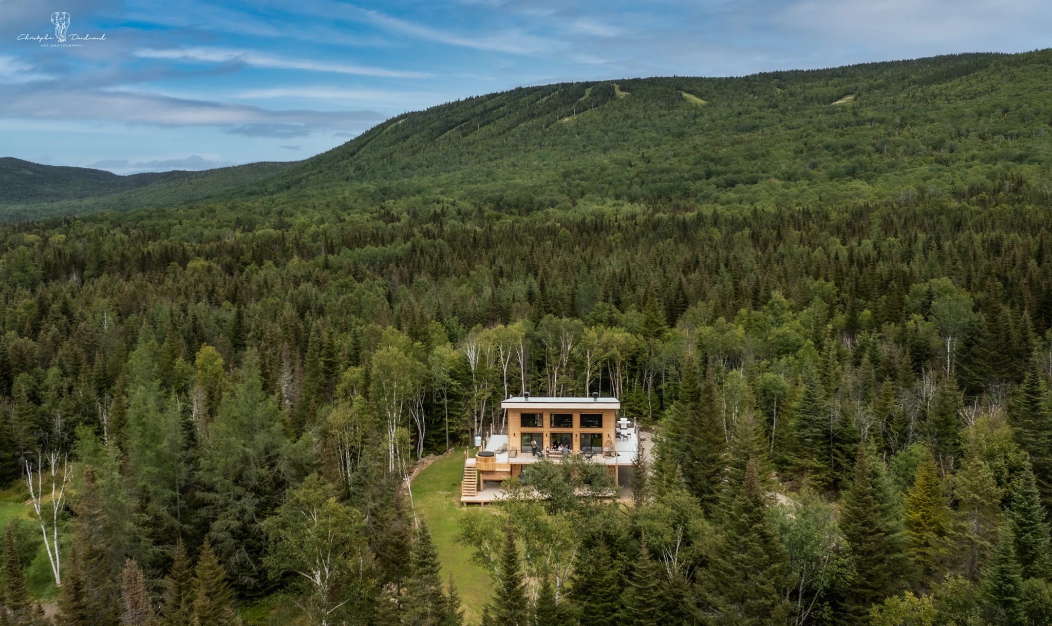 Une maison en bois de rêve au Canada pour un trip éco-chic
