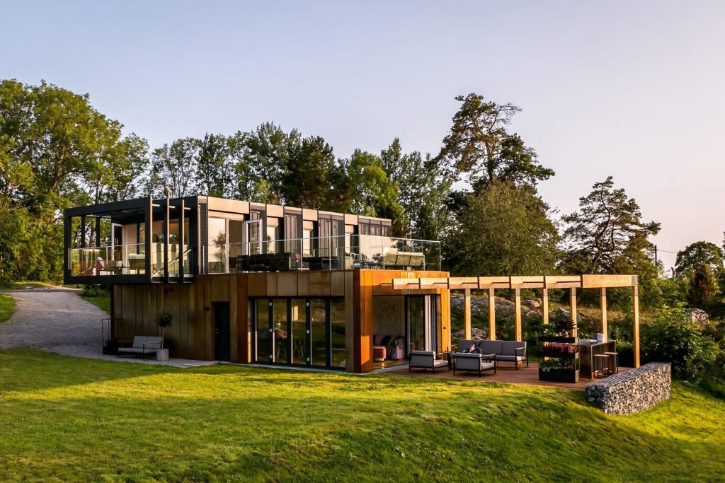 Une maison container de 108m2 avec terrasses sur deux étages