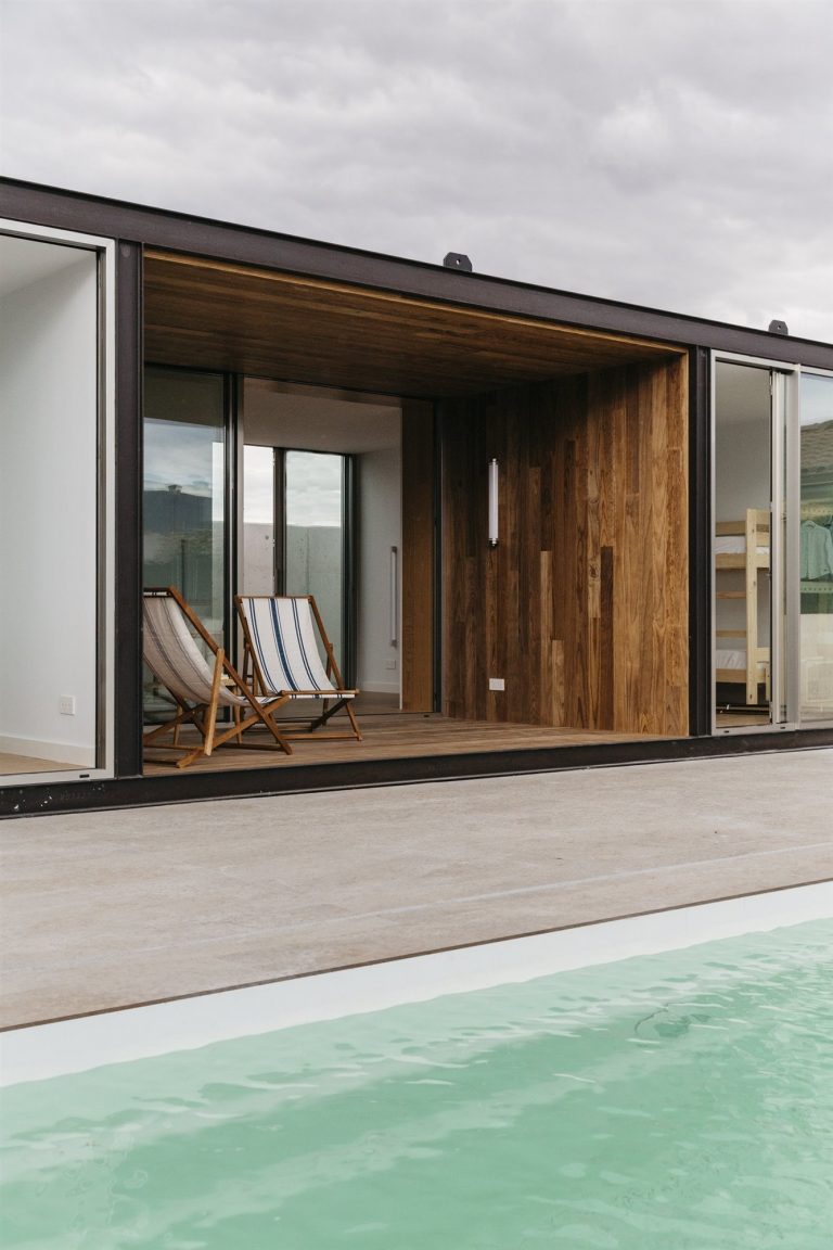 Cette petite maison modulaire de 60m2 est construite en 60 jours