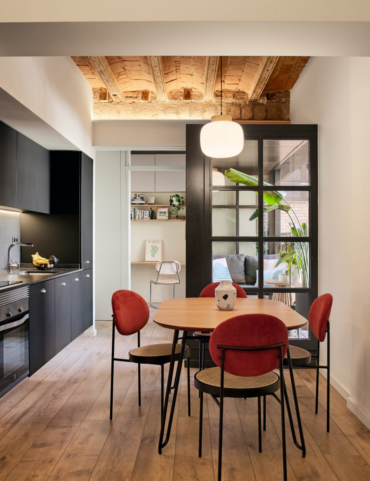 Un appartement de 40m2 au design coloré pour un designer à Barcelone