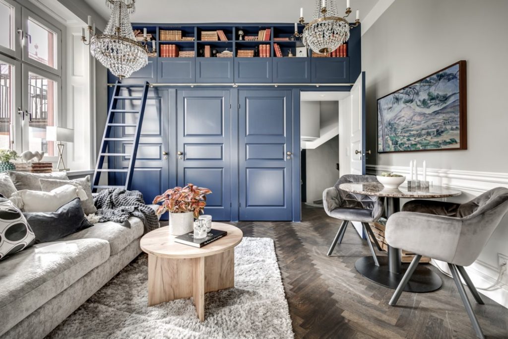 Un appartement centenaire de deux-pièces de 46m2 à la décoration bleue