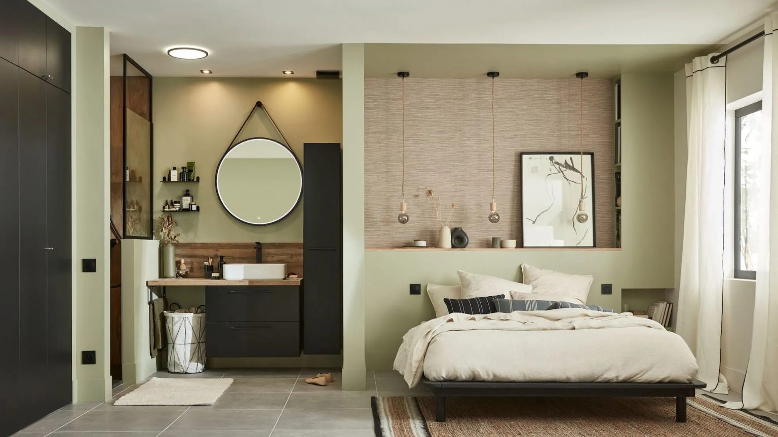 Une petite salle de bain de 4m2 semi-ouverte pour une chambre parentale