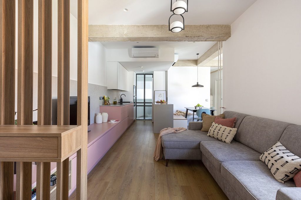 Un appartement design de 65m2 rénové en couleurs à Madrid