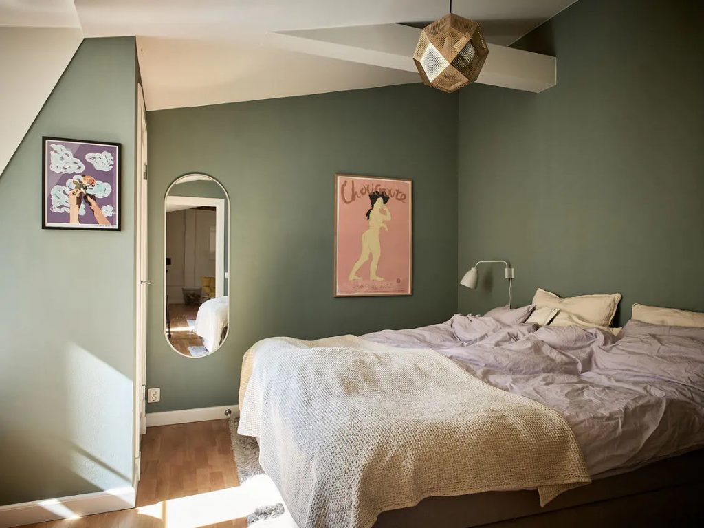 Un appartement sous les combles de 85m2 avec poutres au charme ancien