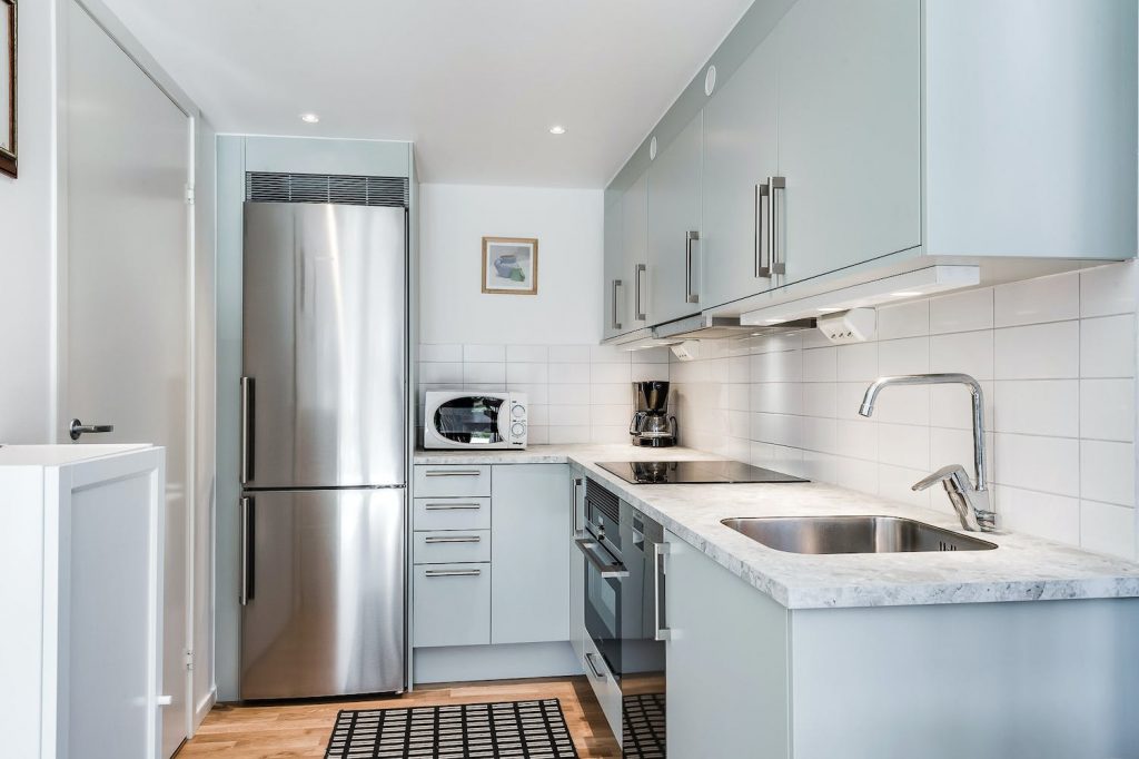 Une adorable mini maison de 29m2 avec mezzanine et terrasse (avec plan)