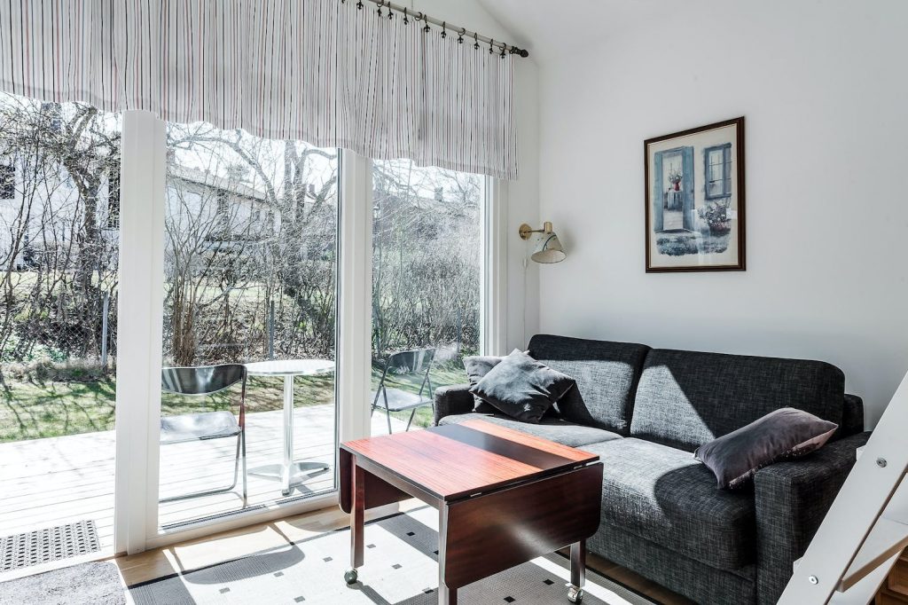 Une adorable mini maison de 29m2 avec mezzanine et terrasse (avec plan)