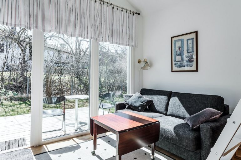 Une adorable mini maison de 29m2 avec mezzanine et terrasse (avec plan)