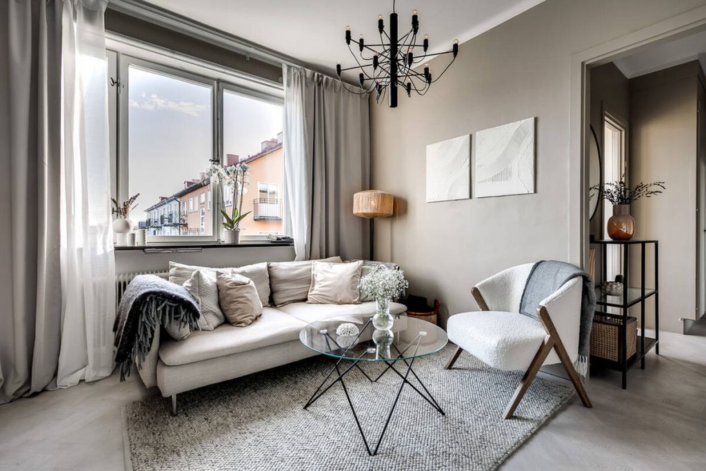Un grand studio de 36m2 bien organisé comme un deux-pièces