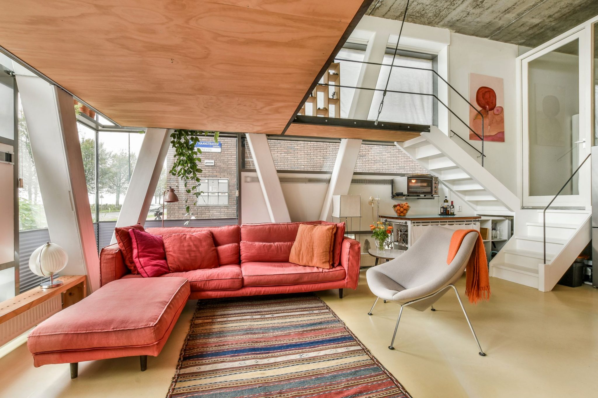 Un loft au style mid-century près de l'eau à Amsterdam