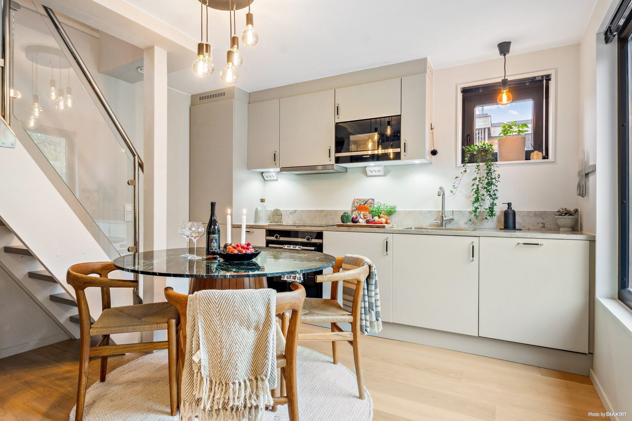 Cette petite maison en bois de 42m2 a tout d'une grande ! (avec plan)