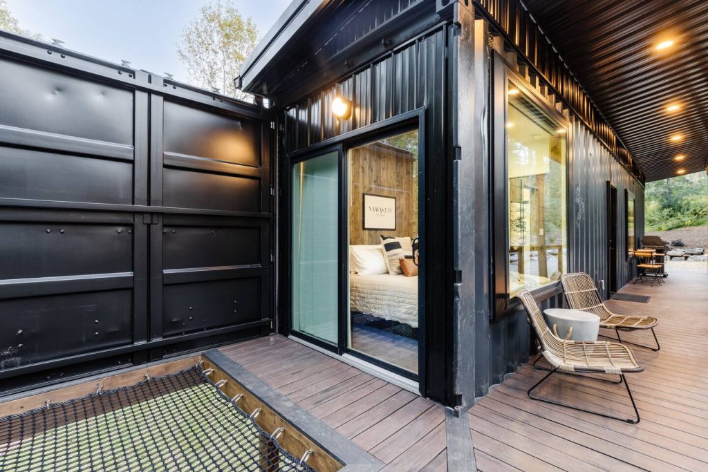 Une maison container avec une terrasse incroyable en Caroline du Nord