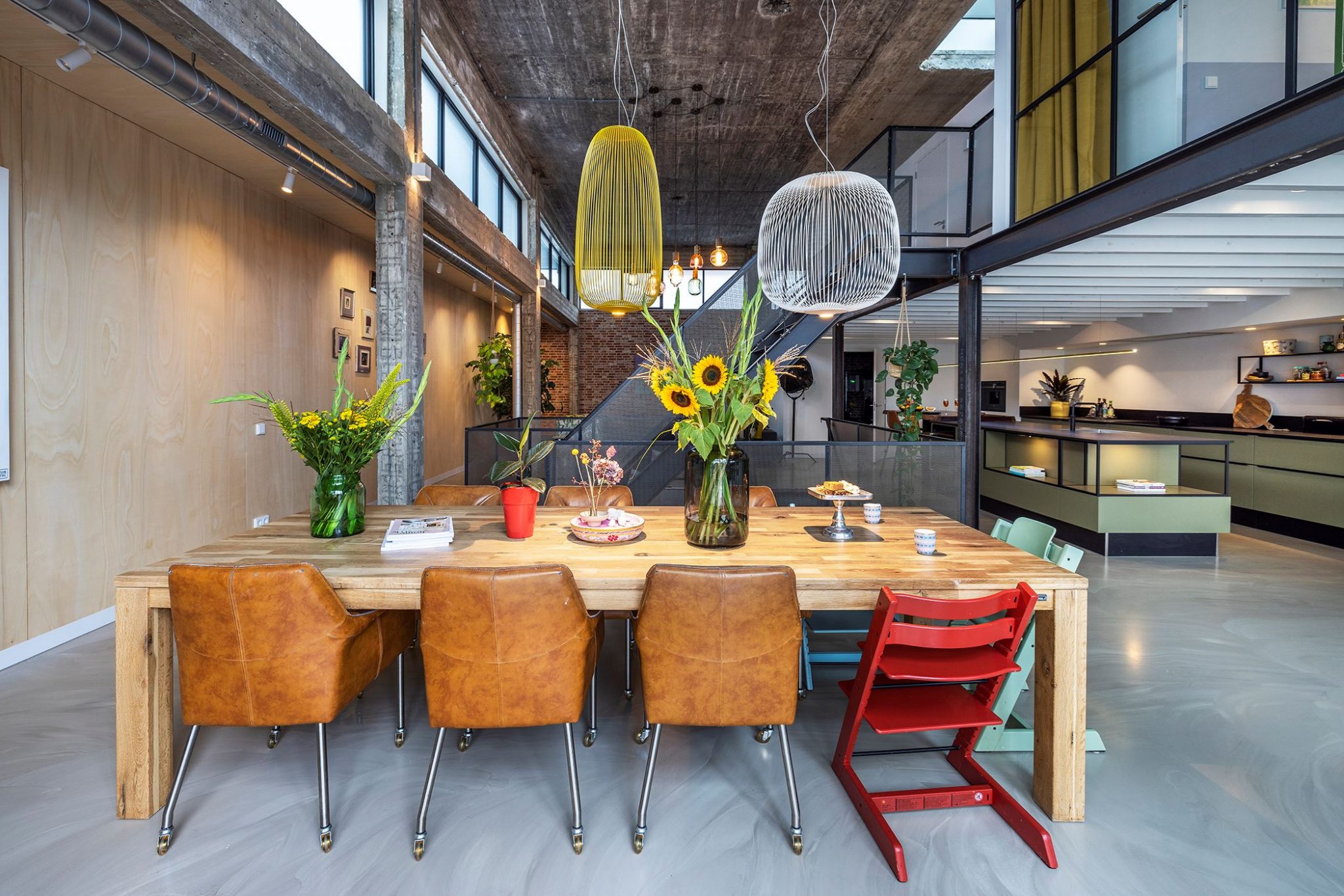 Un loft urbain et multi-niveaux à la décoration moderne à Rotterdam