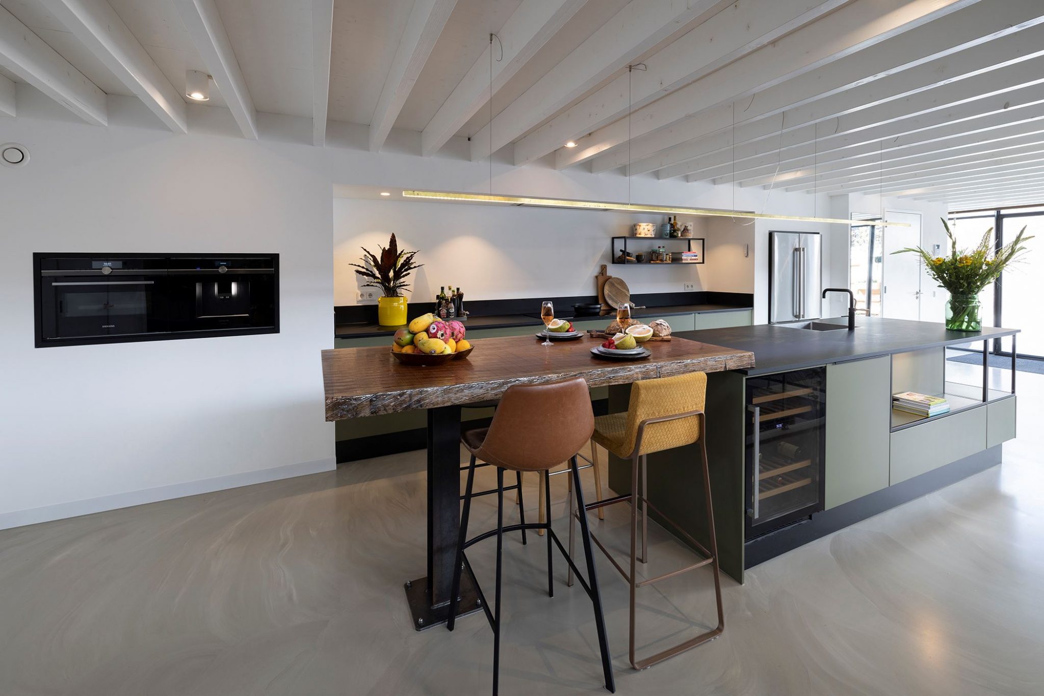 Un loft urbain et multi-niveaux à la décoration moderne à Rotterdam
