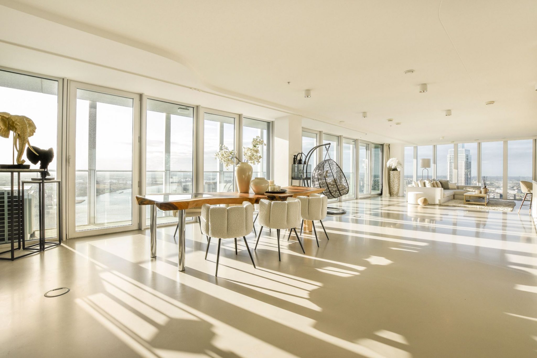 Habiter un appartement dans une tour ultra-moderne à Rotterdam