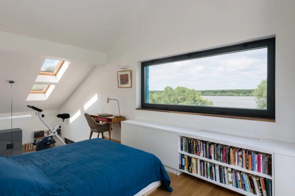 Cette maison contemporaine de 74m2 en Serbie domine le Danube