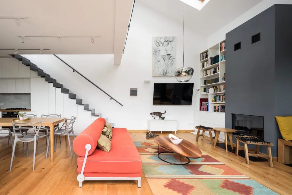 Cette maison contemporaine de 74m2 en Serbie domine le Danube