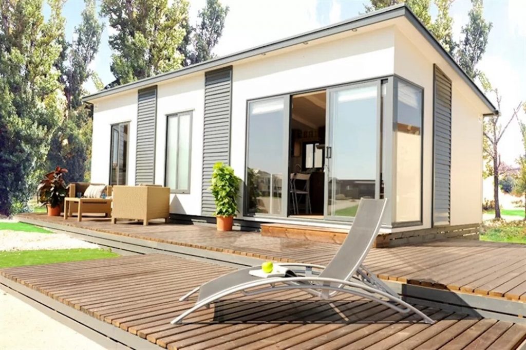 Une mini maison préfabriquée de 38m2 avec deux chambres (avec plan)