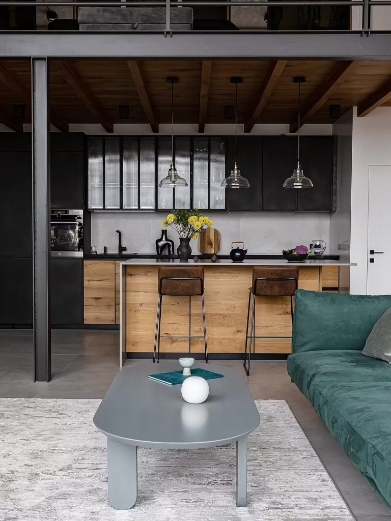 Un loft de 120m2 évolutif à la décoration brute et élégante