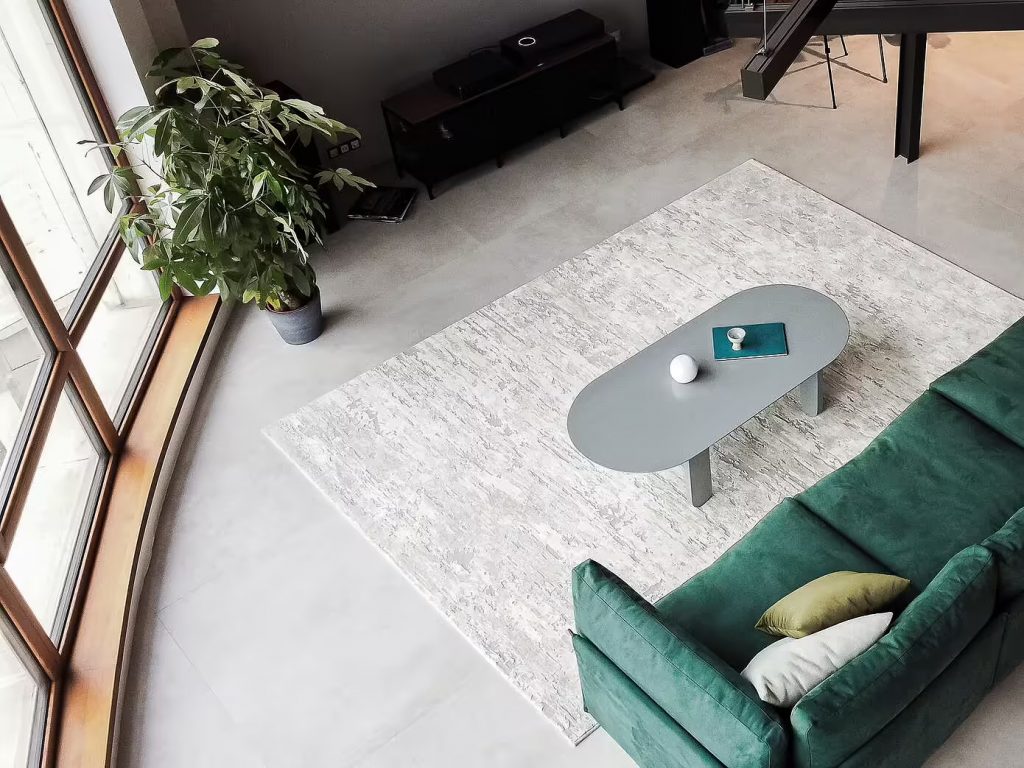 Un loft de 120m2 évolutif à la décoration brute et élégante