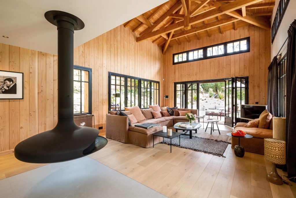 Une maison en bois de style cabane au Cap Ferret
