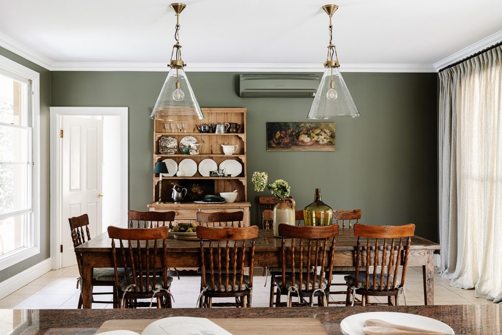 Une maison australienne dans le bush à l'élégance classique