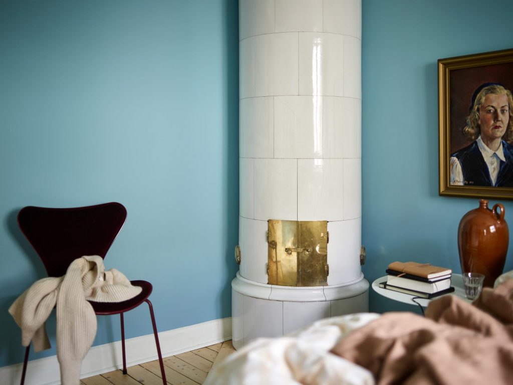 Un deux-pièces traversant de 57m2 aux couleurs fortes