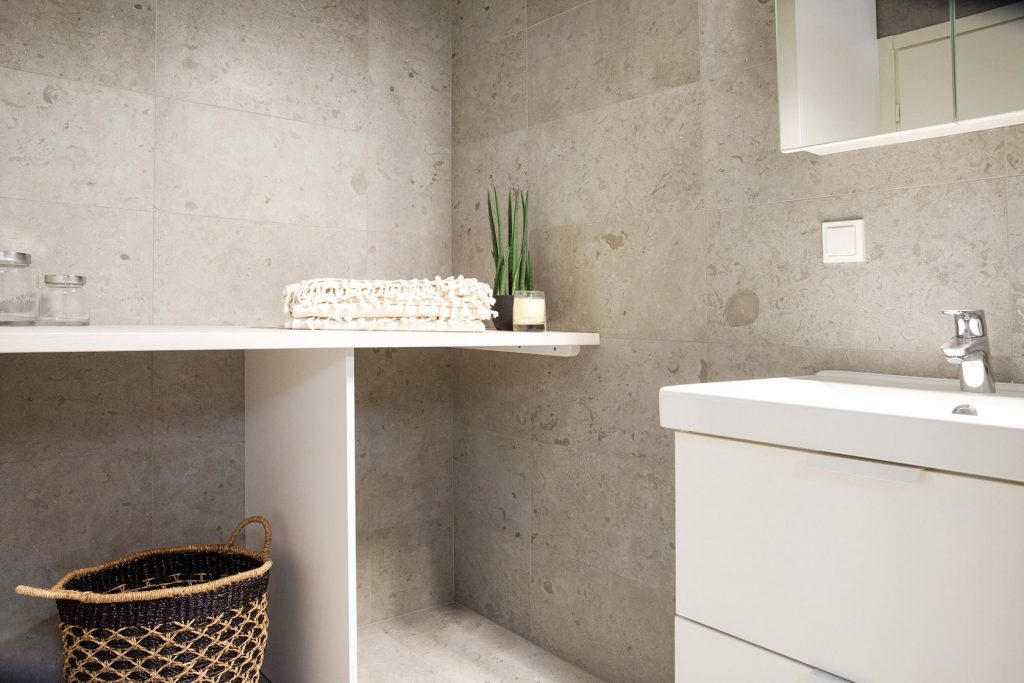 Une maison simple en bois de 74m2 au look minimaliste