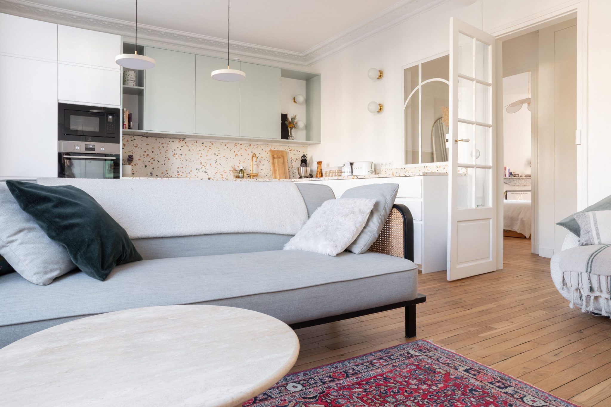 Un appartement de 60m2 près de Paris rénové par le Studio Castille