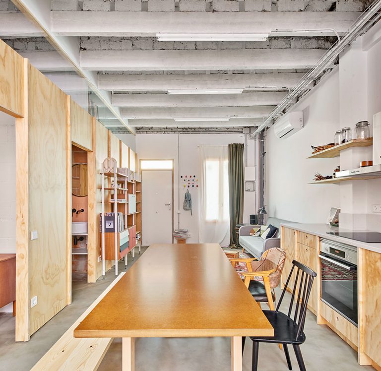 Une maison ancienne de 40m2 transformée en un lieu design