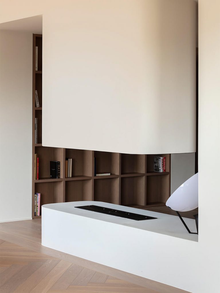 Un appartement contemporain en triplex par The Room Studio