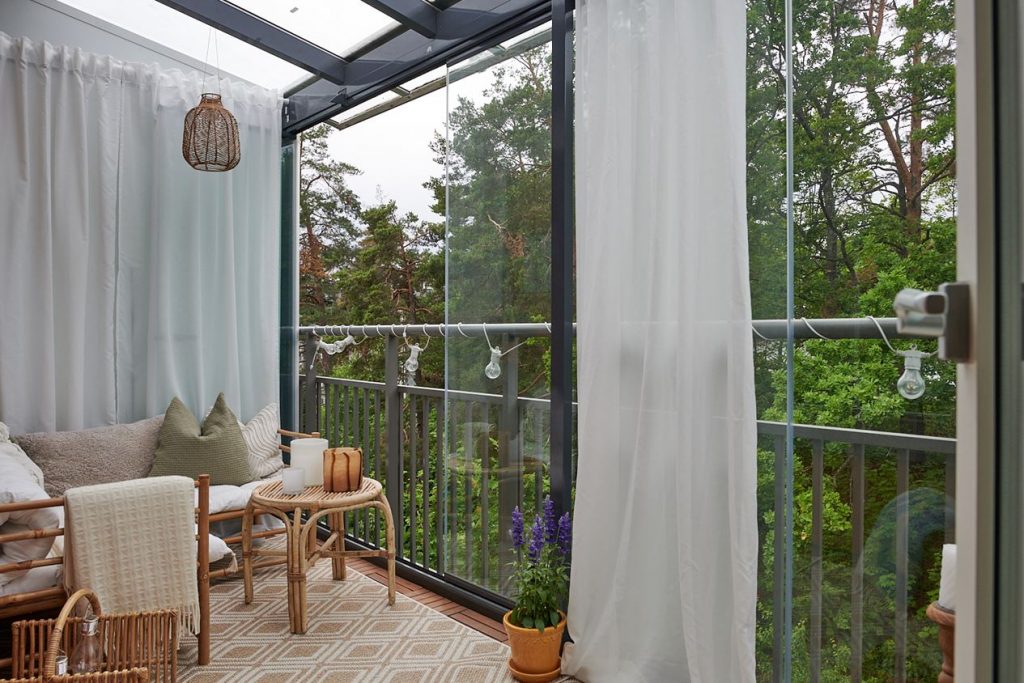 Un appartement de 49m2 agrandi par un balcon vitré