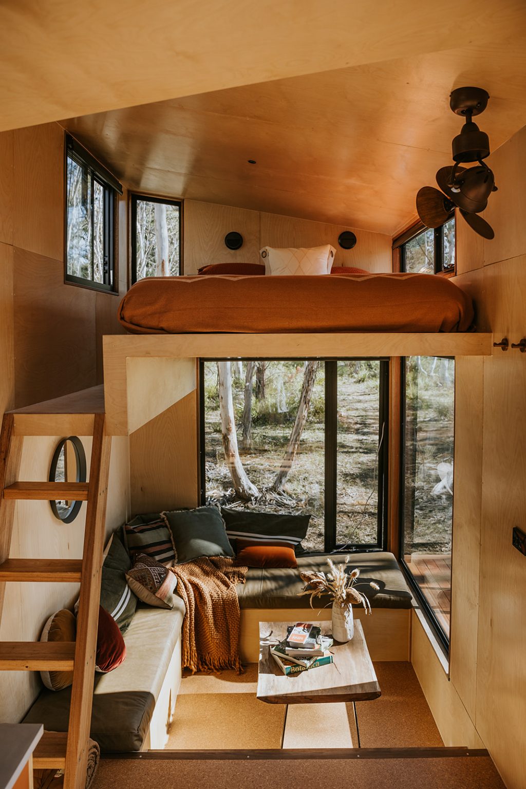 Une tiny house de 22m2 à la décoration soignée dans le bush