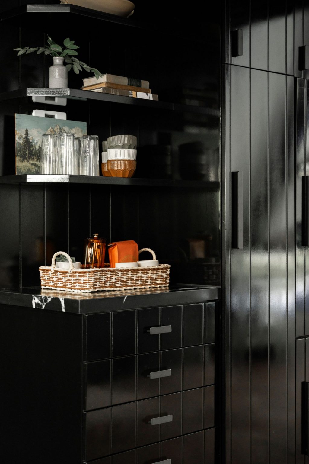 Une maison A-Frame design et noire de 88m2 en Californie