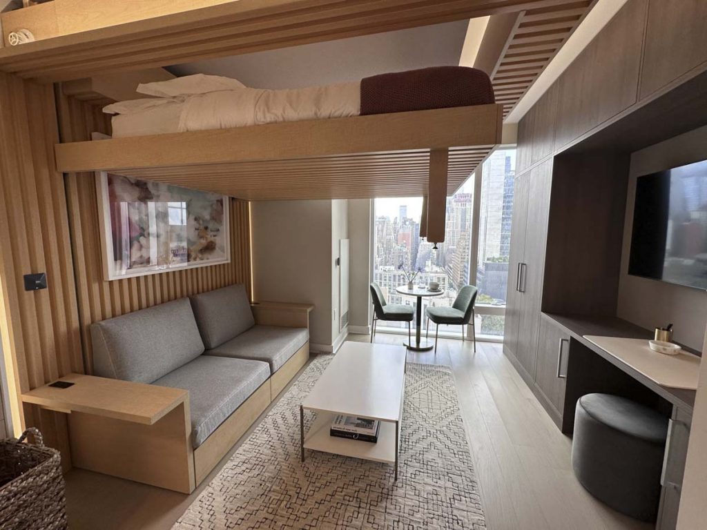 Un studio design et extensible aménagé par Ori Living