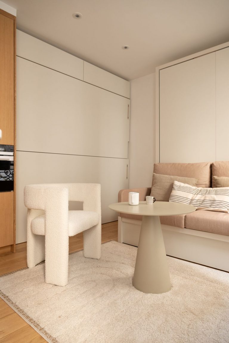 Un appartement de 18m2 optimisé pour 4 à Paris par Studio Castille