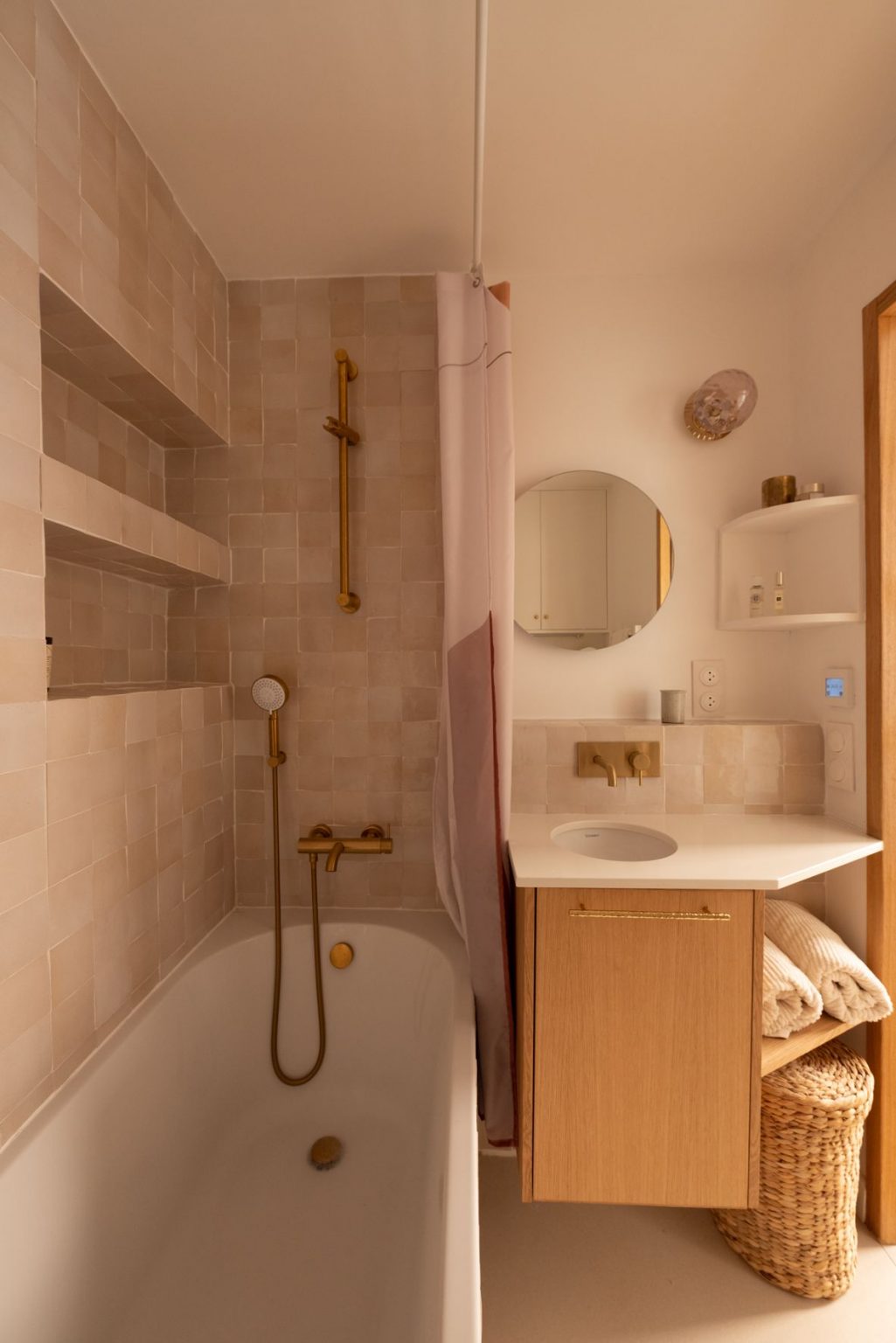 Un appartement de 18m2 optimisé pour 4 à Paris par Studio Castille